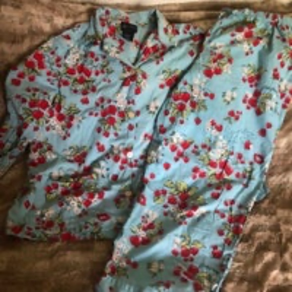 Nick & Nora | Intimates & Sleepwear | Nicknora Strawberry Lips Pjs Rare ...